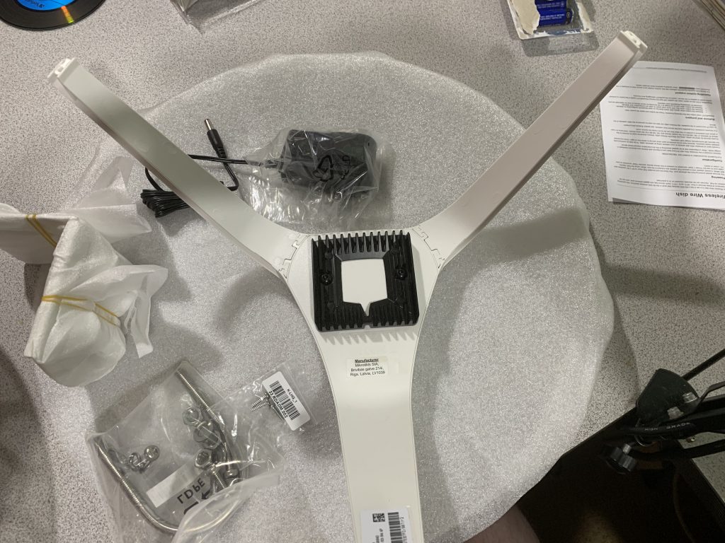 Some photos of Mikrotik 60ghz - j2sw Blog